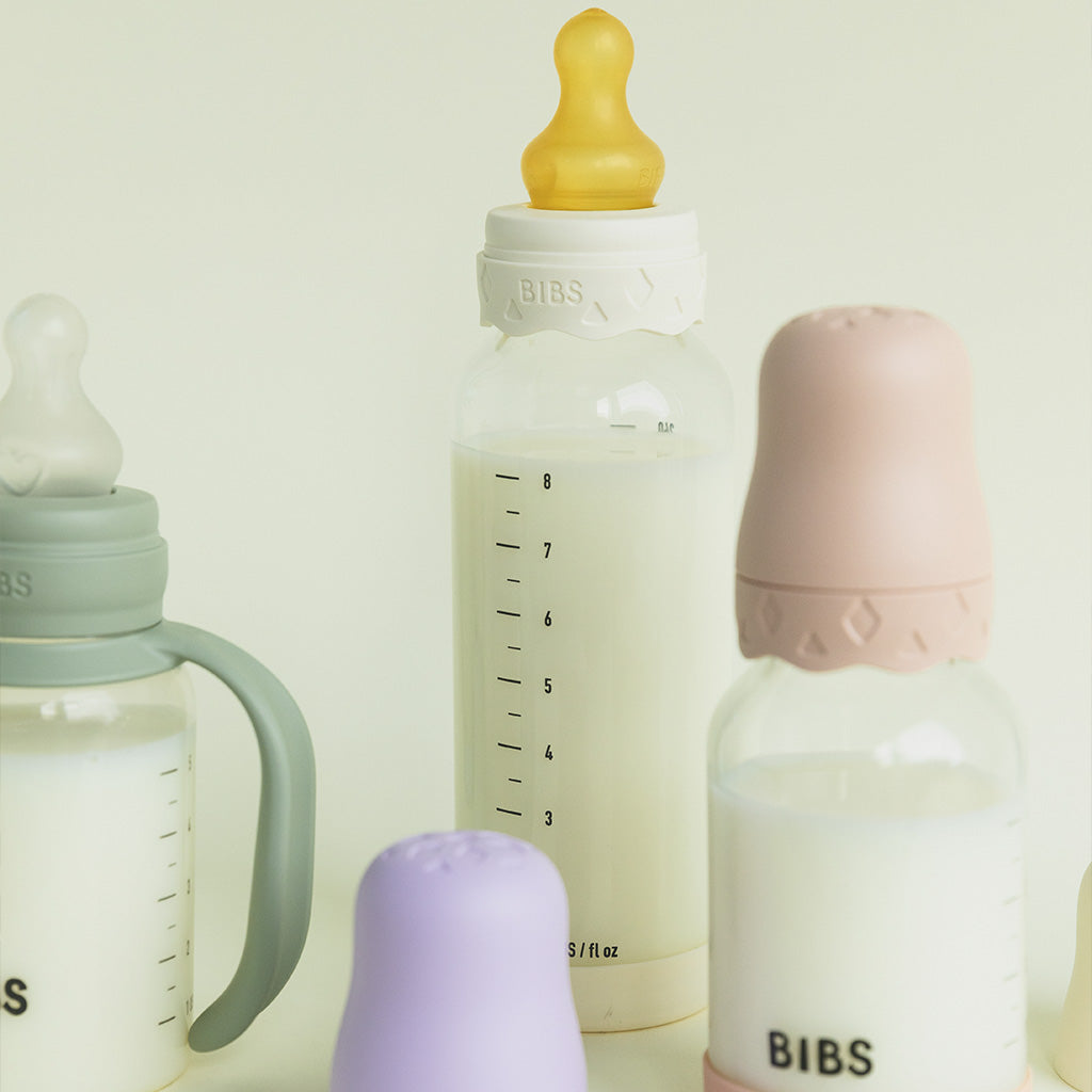How to Master the Bottle-Feeding Latch | Complete Guide for Moms ...